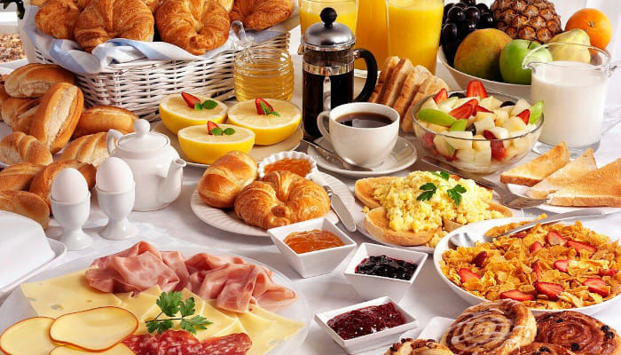 8 Best Early Breakfast Destinations In Mumbai To Kick Start Your ...
