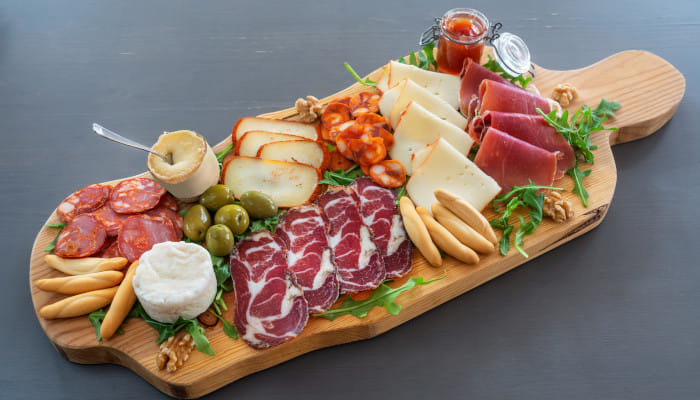 Elevate Your Palate By Relishing These 7 Most Elaborate Food Platters ...