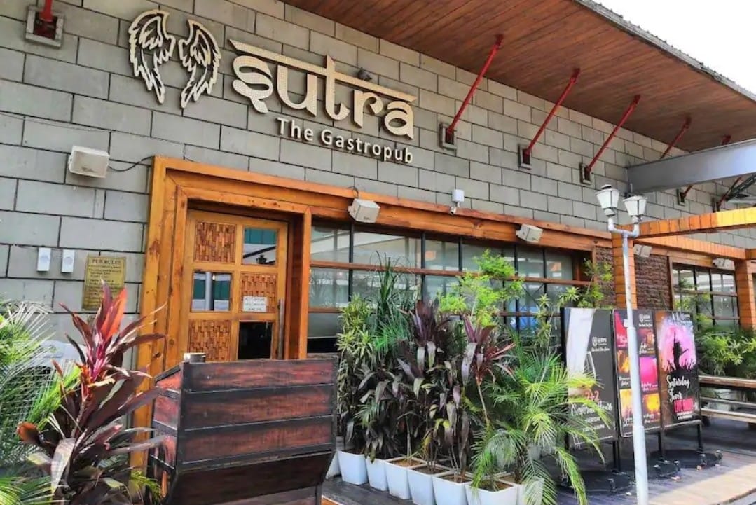 Best Bars and Pubs in Cyber Hub, Gurgaon | EazyDiner