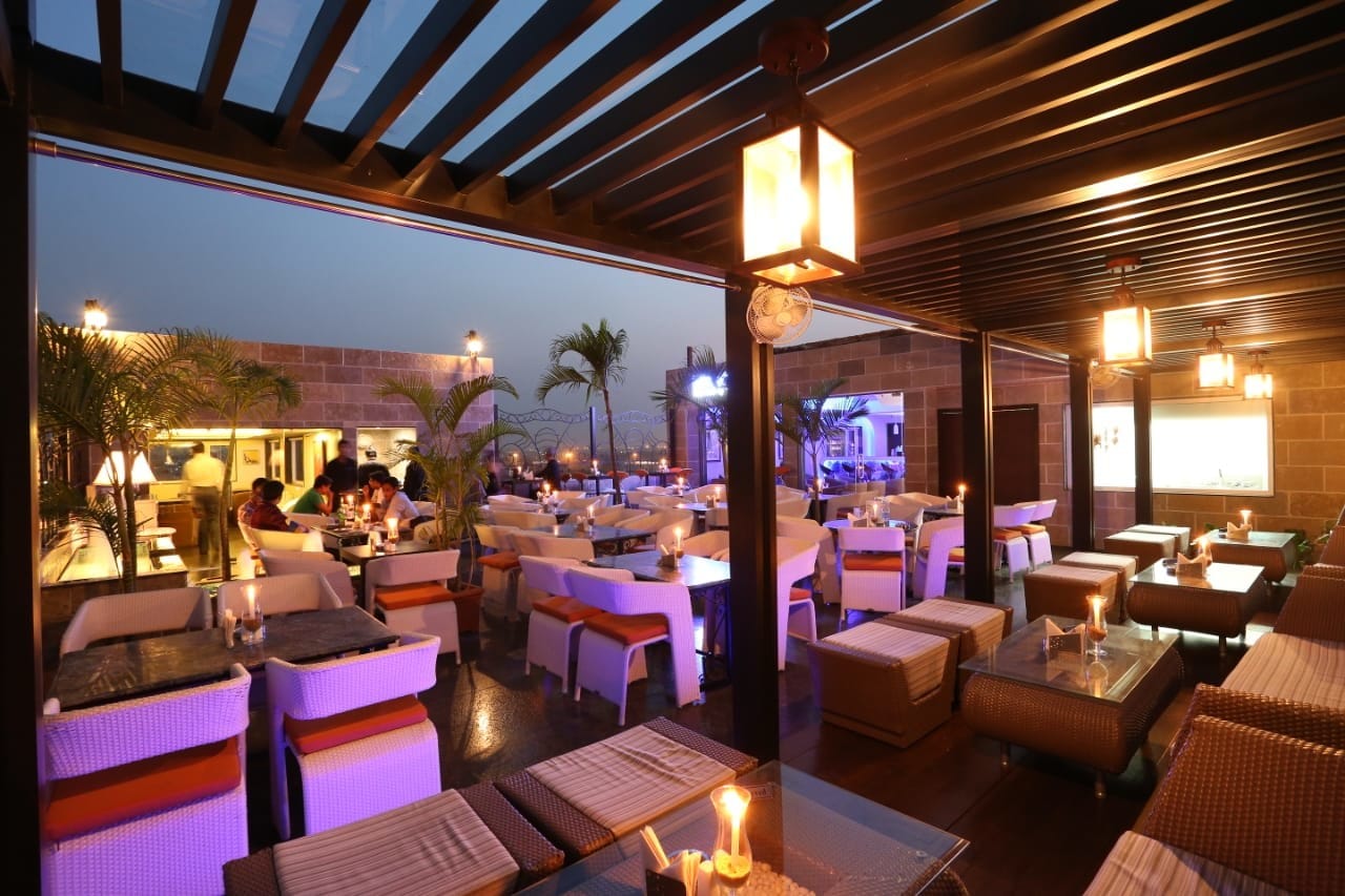 Chinese Restaurants in The Lindsay, Kolkata | EazyDiner