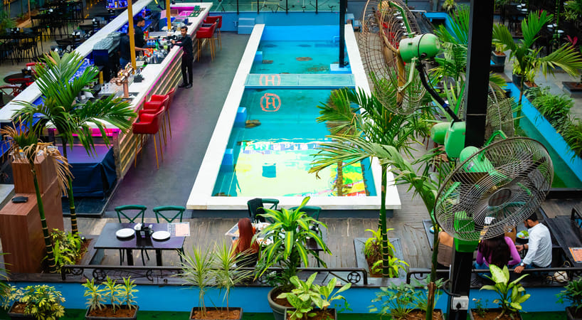 Hoot Cafe & Brewery in Sarjapur Road, South Bengaluru | Get Upto 50% Off