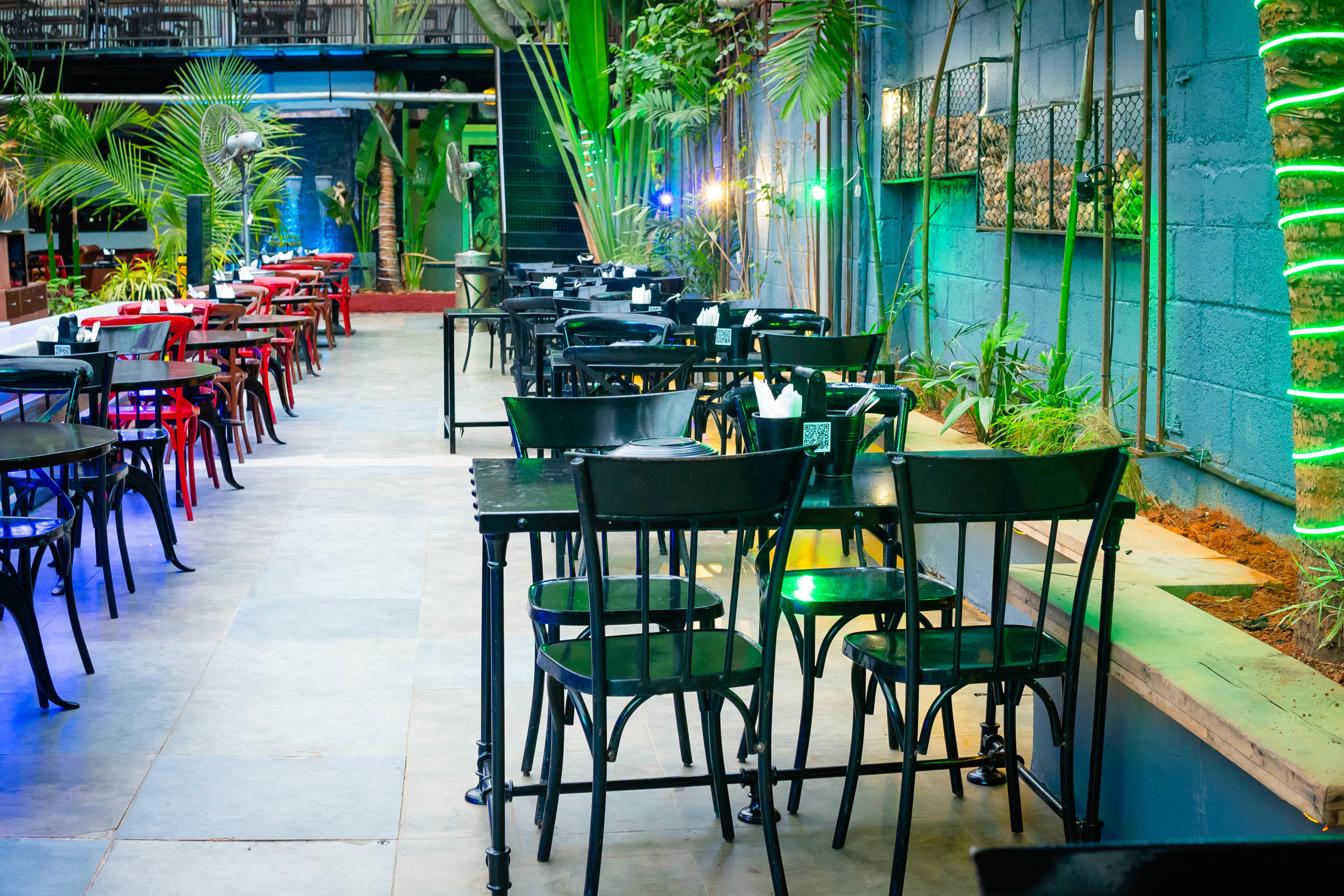 Hoot Cafe & Brewery in Sarjapur Road, South Bengaluru | Get Upto 50% Off