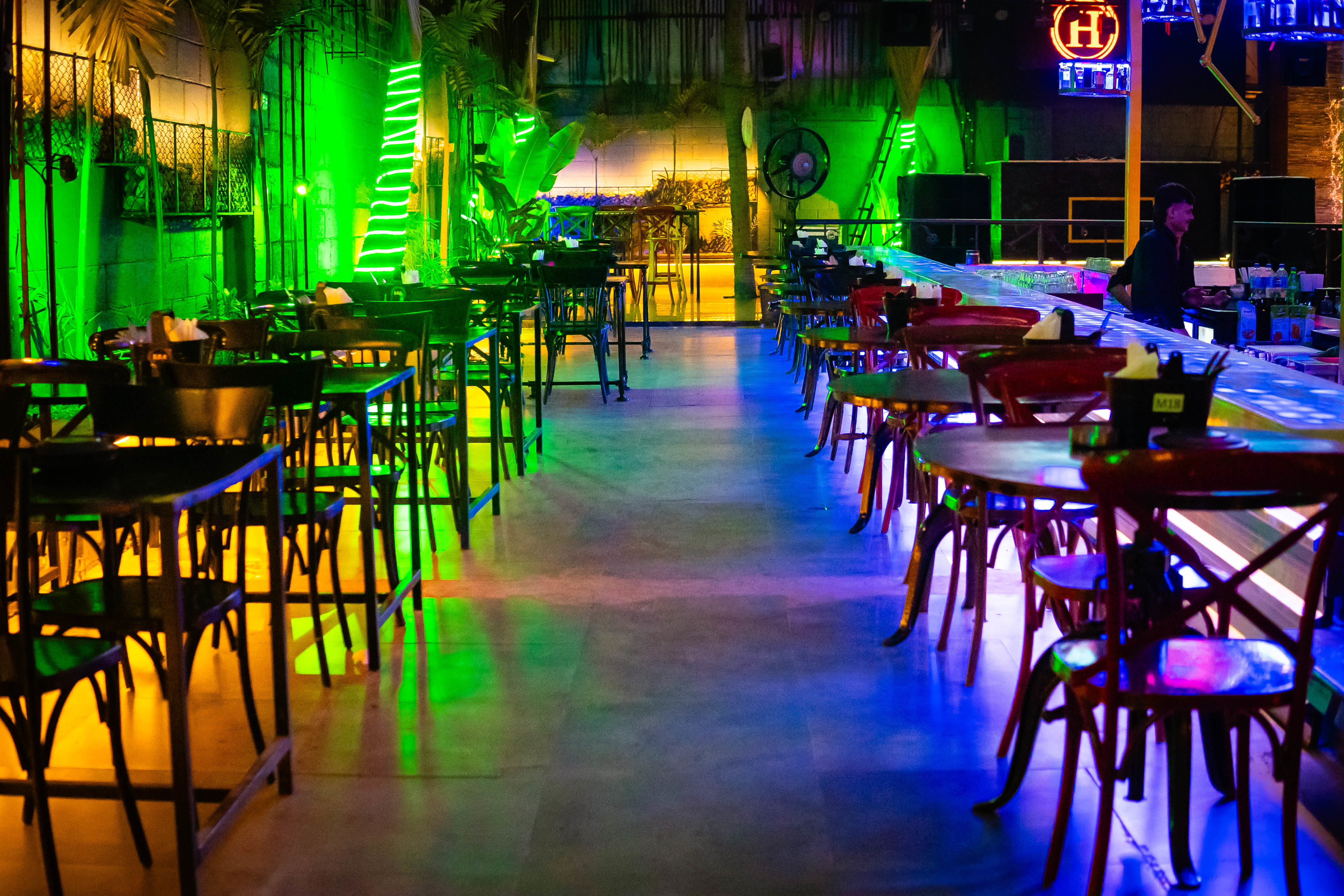 Hoot Cafe & Brewery in Sarjapur Road, South Bengaluru | Get Upto 50% Off