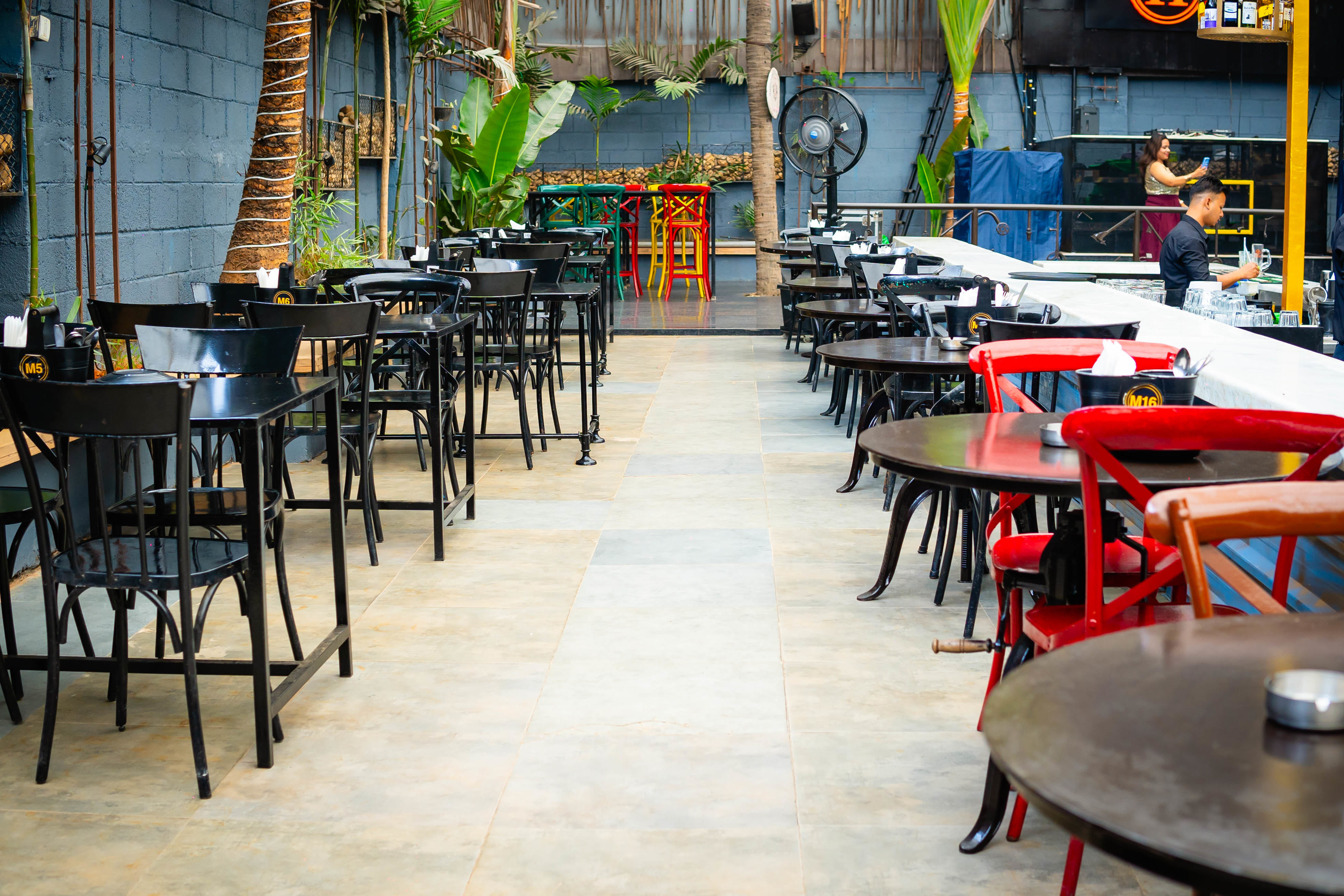 Hoot Cafe & Brewery in Sarjapur Road, South Bengaluru | Get Upto 50% Off