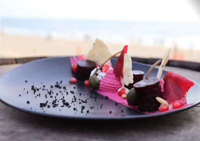 Razzberry Rhinoceros in Juhu Hotel, Mumbai | Get Upto 50% Off