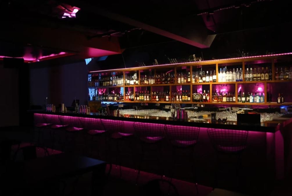 Razzberry Rhinoceros in Juhu Hotel, Mumbai | Get Upto 50% Off