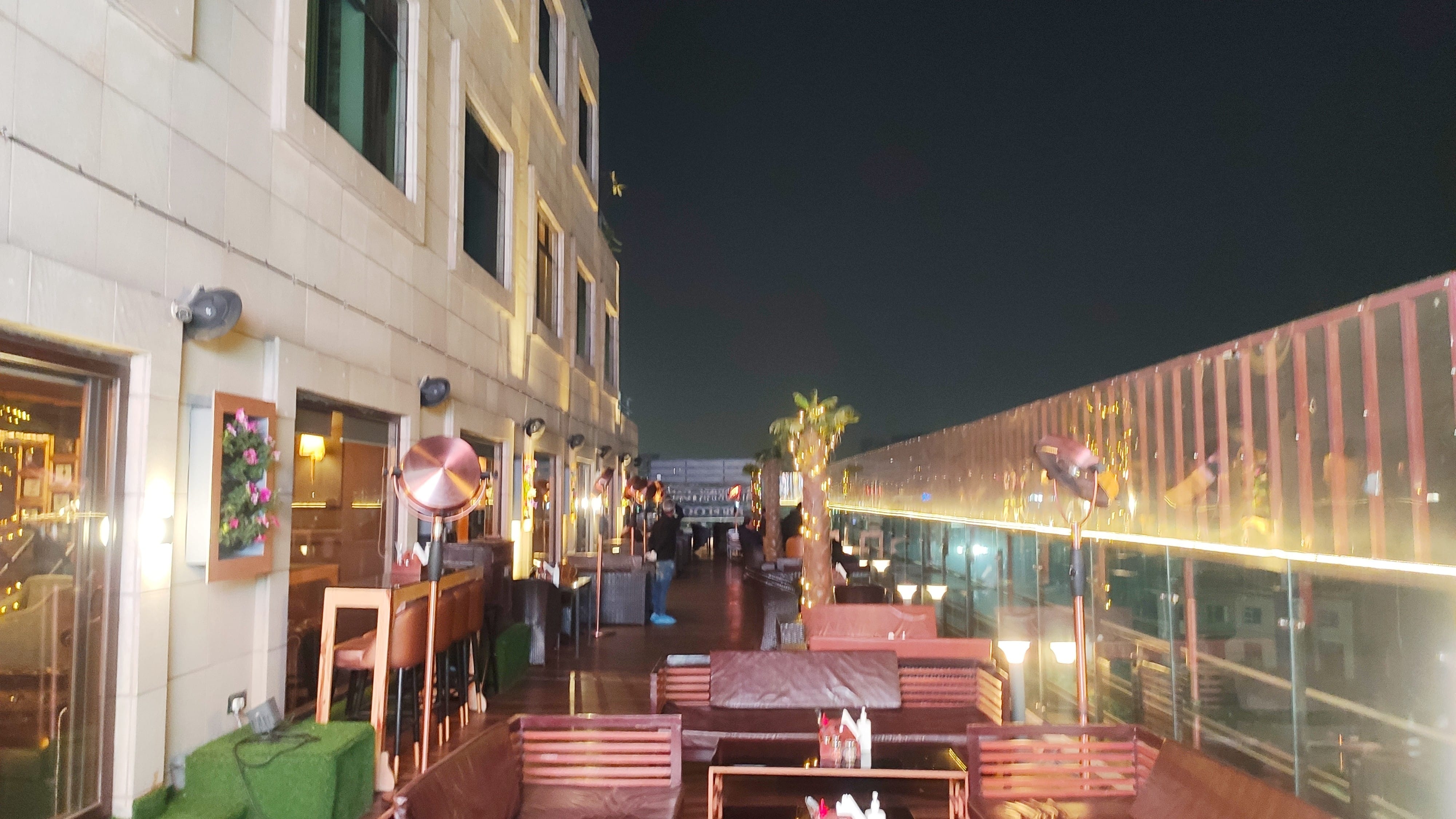 Best Bars and Pubs in Lucknow | Get Up to 50% Off