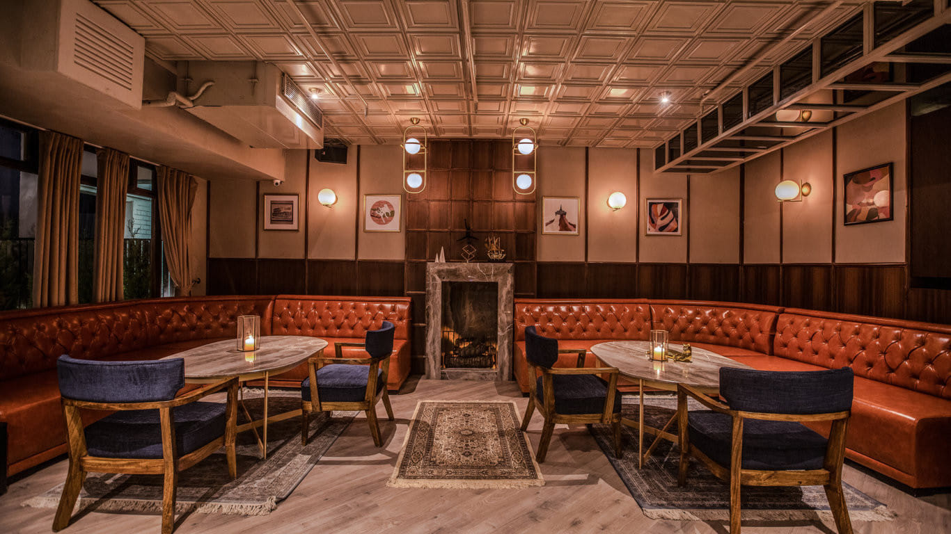 Best Bars and Pubs in Delhi NCR | Get Up to 50% Off