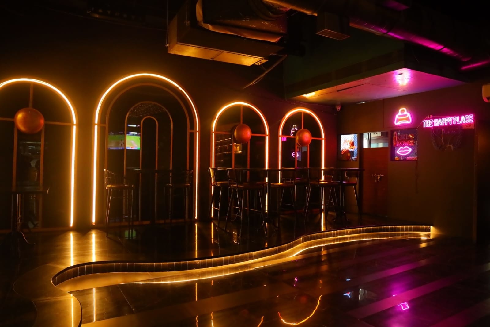 Backstage Lounge & Bar in Viman Nagar, Pune | Get Upto 50% Off