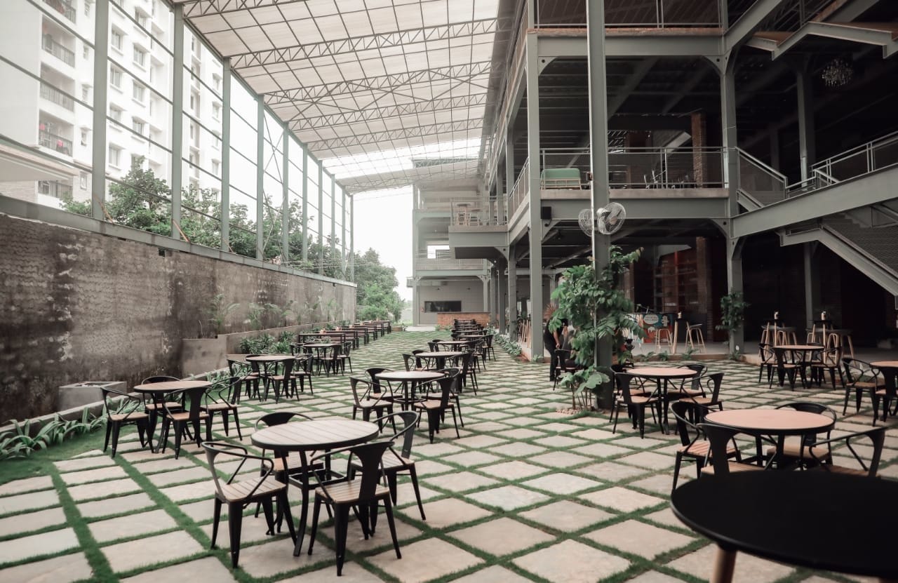 Gladia Brewery & Kitchen in Kaikondrahalli, Bengaluru | Get Upto 50% Off