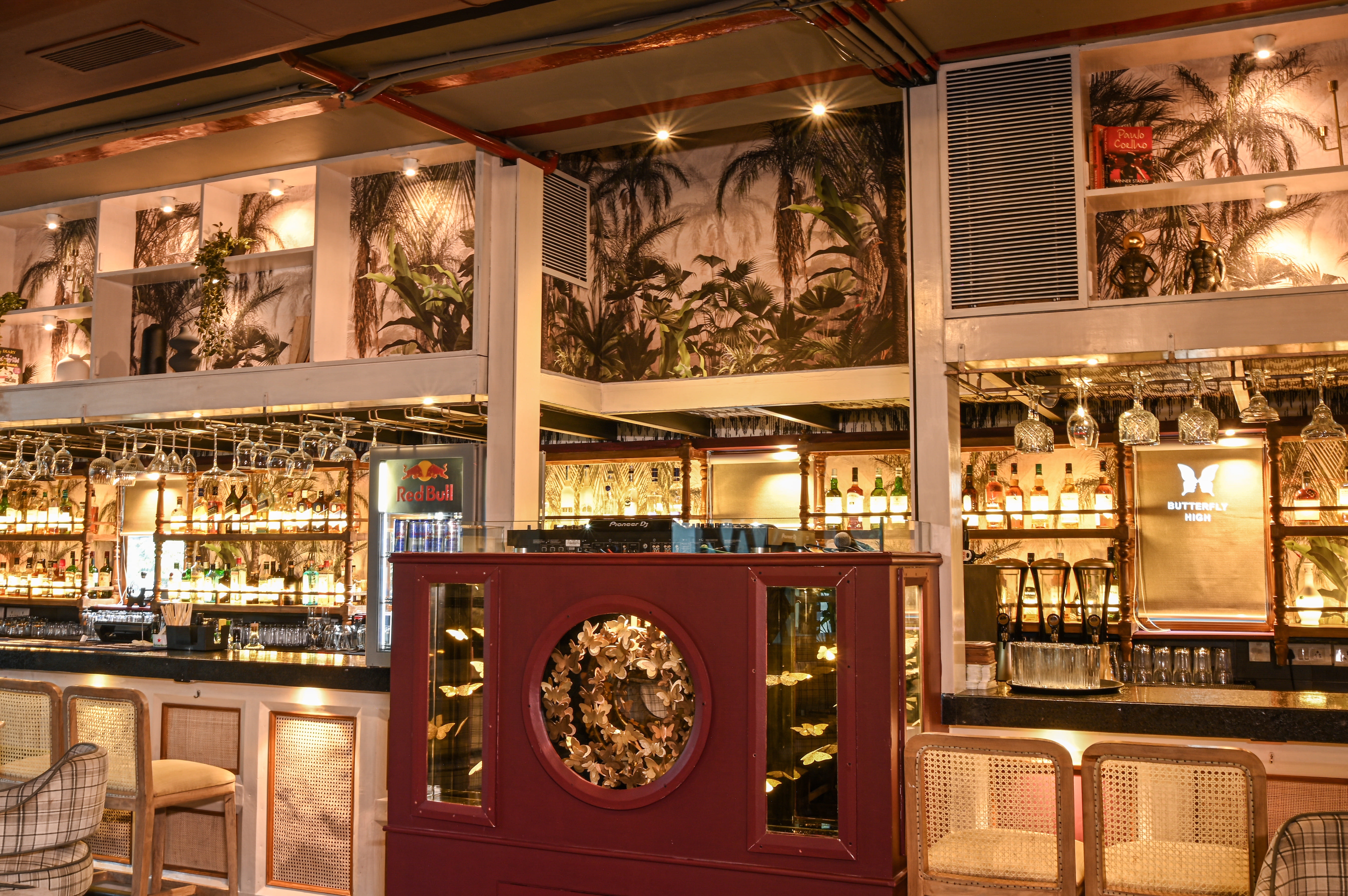 Best Bars and Pubs in Thane Region | EazyDiner