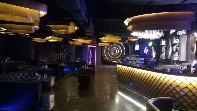 Vyrus Lounge and Bar in Eldeco Station 1 Mall | Get Upto 50% Off