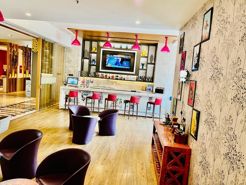 one8 Commune in Golf Course Road, Gurgaon | Get Upto 50% Off