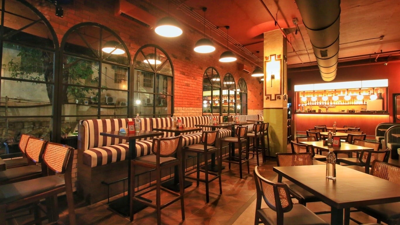 Best Bars and Pubs in Andheri West, Western Suburbs | EazyDiner