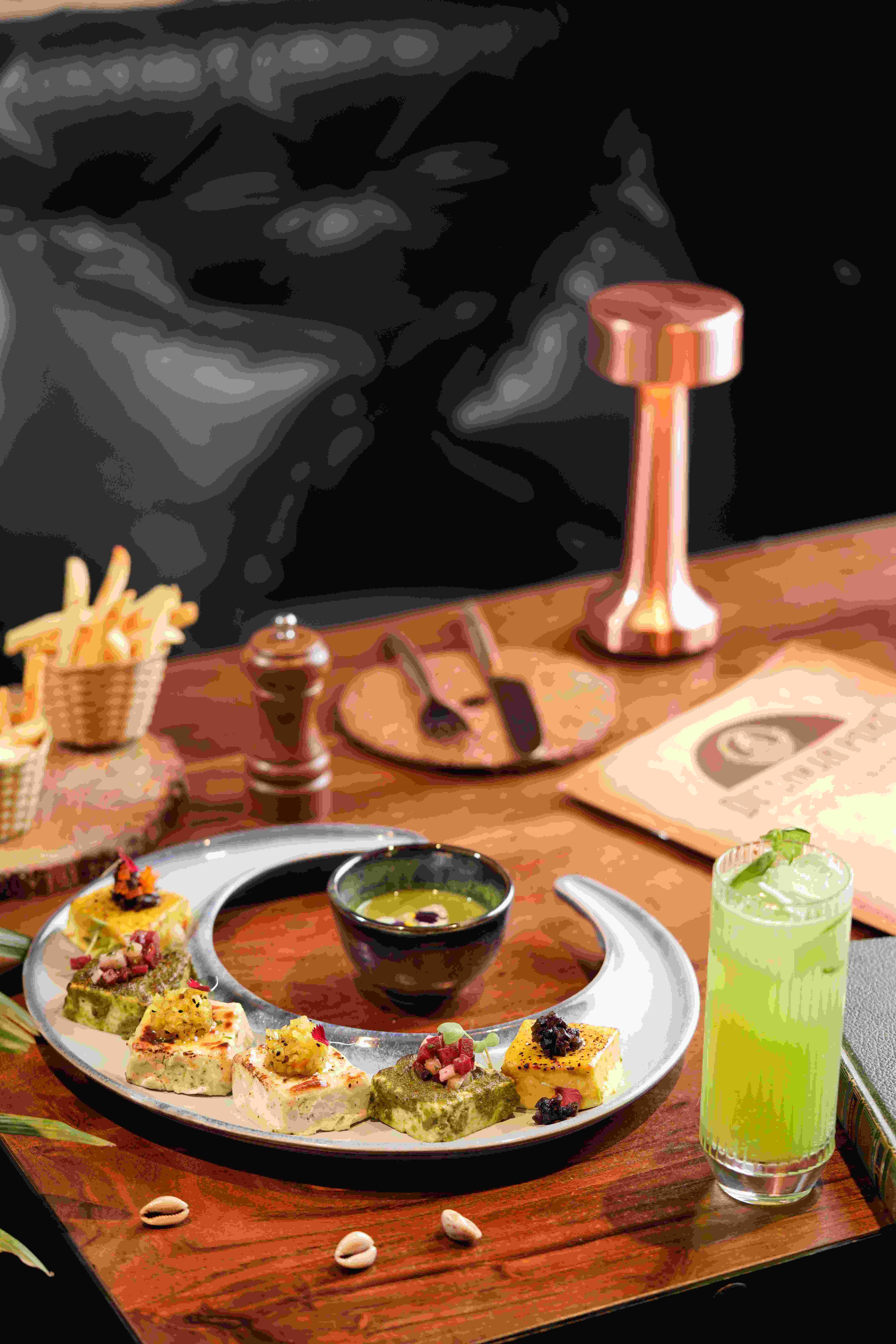 Dutchman Portz in Spectrum Metro Mall, Noida | Get Upto 50% Off