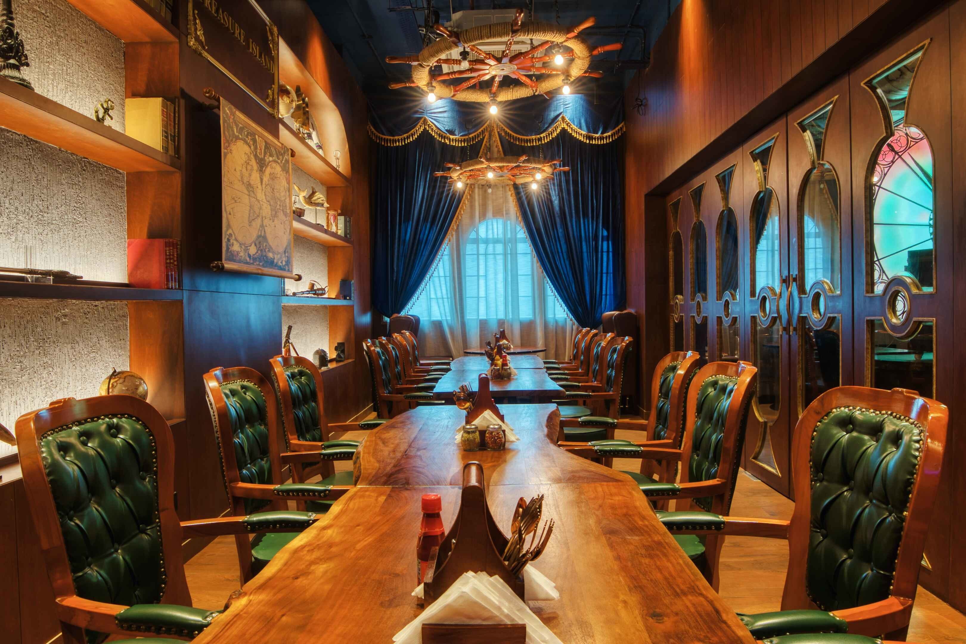 Dutchman Portz in Spectrum Metro Mall, Noida | Get Upto 50% Off