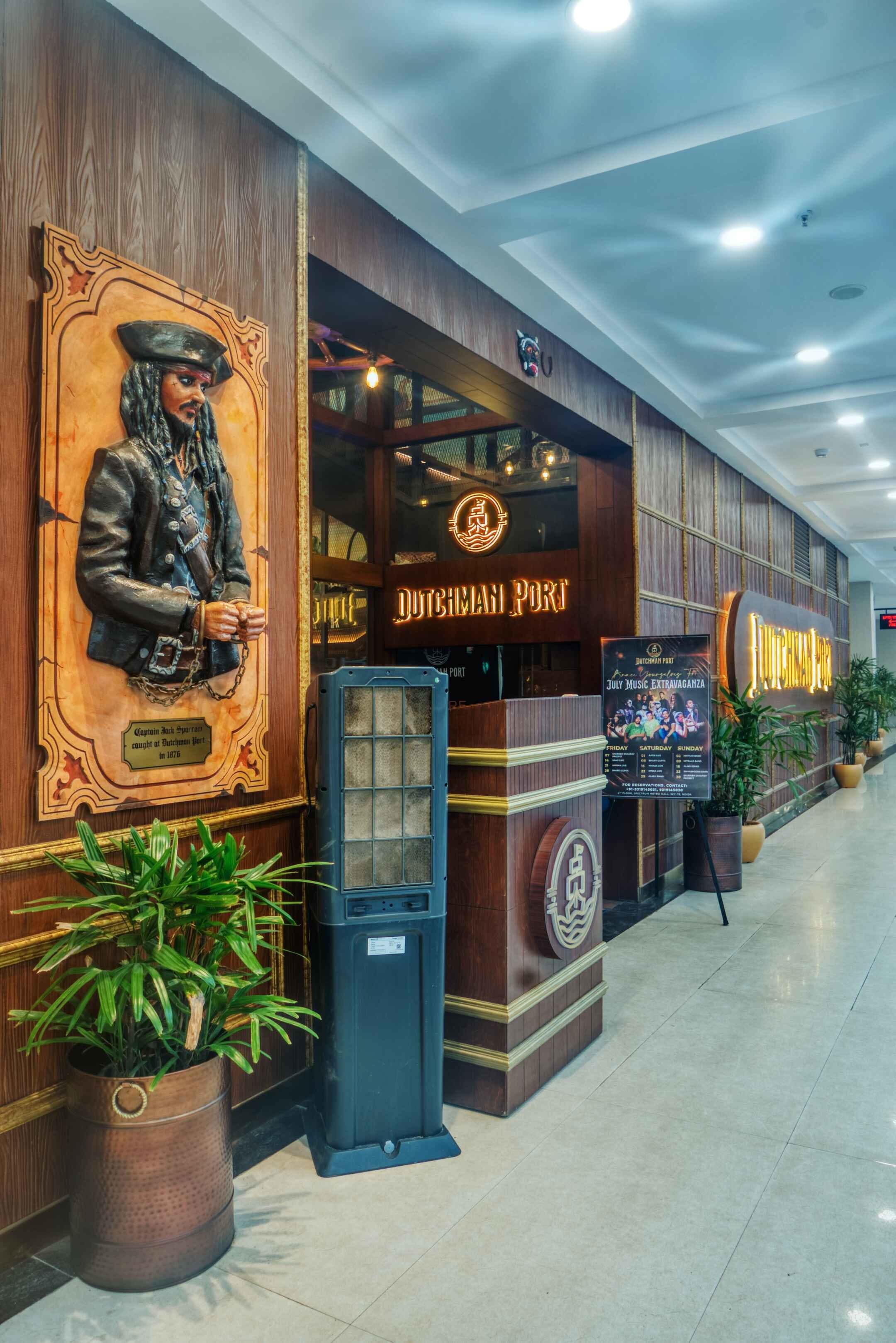 Dutchman Portz in Spectrum Metro Mall, Noida | Get Upto 50% Off