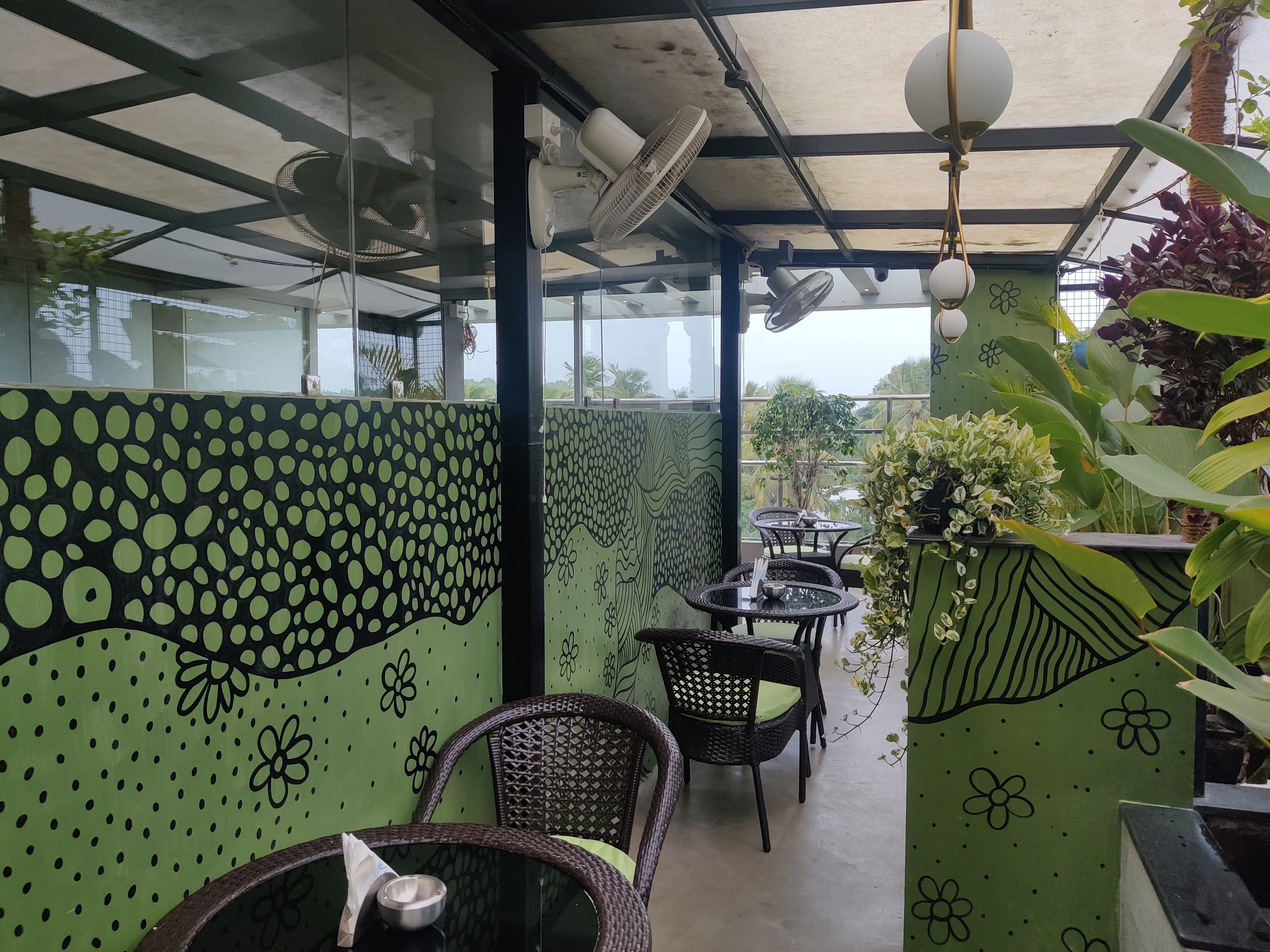 Best Bars and Pubs in Thiruvananthapuram | Get Up to 50% Off