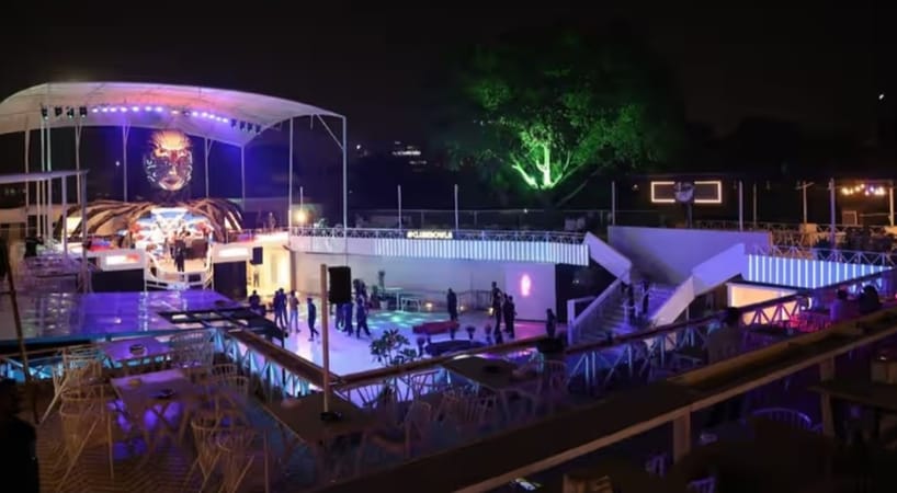 Club Ebowla BYOB in Sector 30, Gurgaon | Get Upto 50% Off
