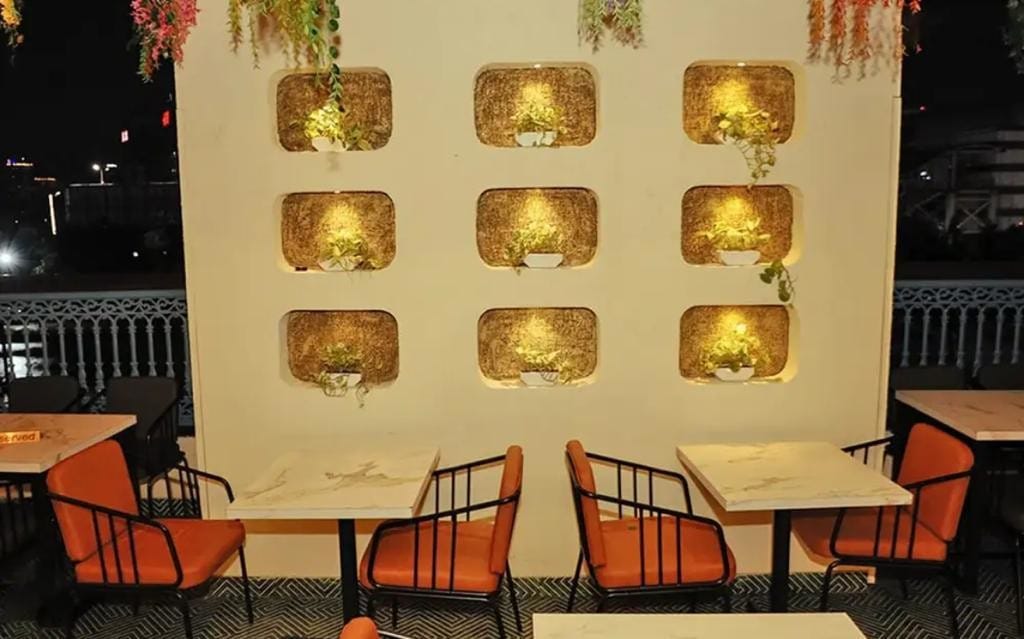 F Bar & Lounge in Gardens Galleria Mall, Sector 38 Noida | Get Upto 50% Off