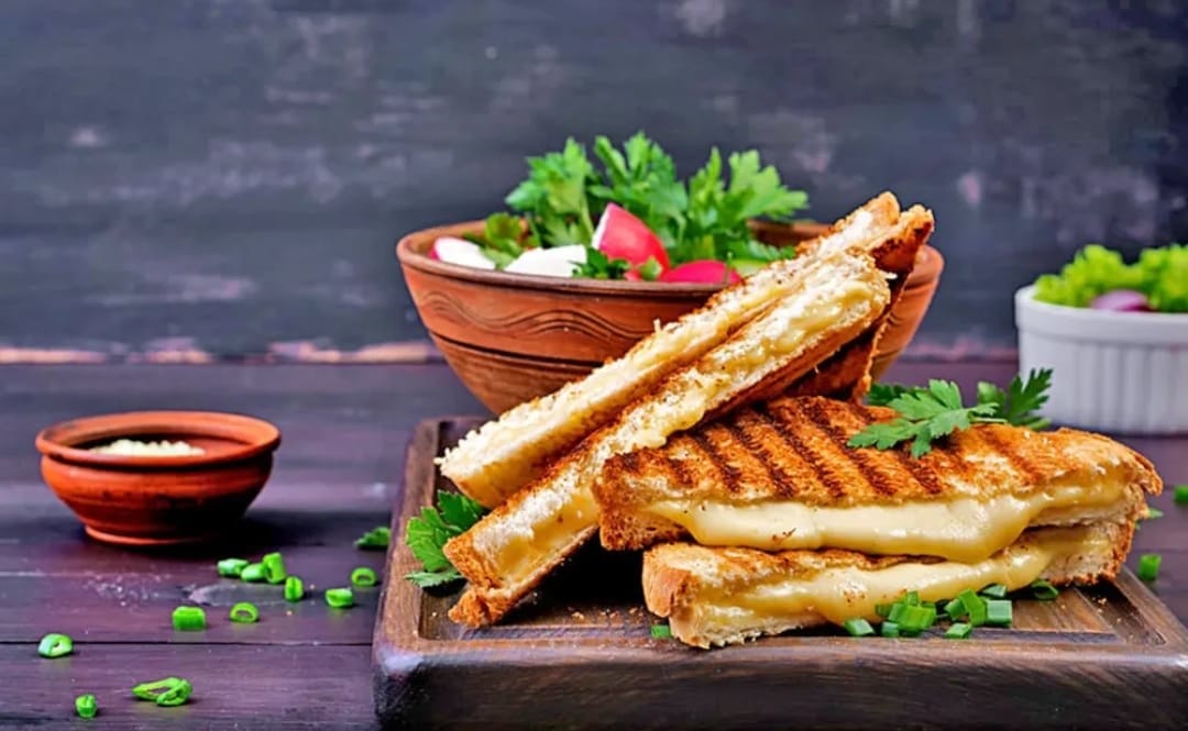 Explore Sizzi's Kitchen in Mahalaxmi nagar, Indore