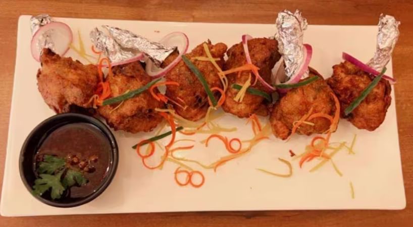 Explore Indu Coffee-House in Prince Anwar Shah Road, Kolkata