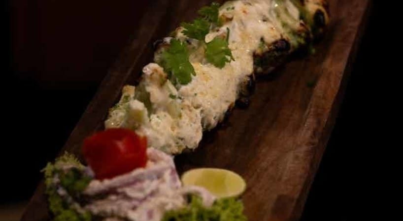 About White Hart - Kitchen & Lounge, Gachibowli, Hyderabad