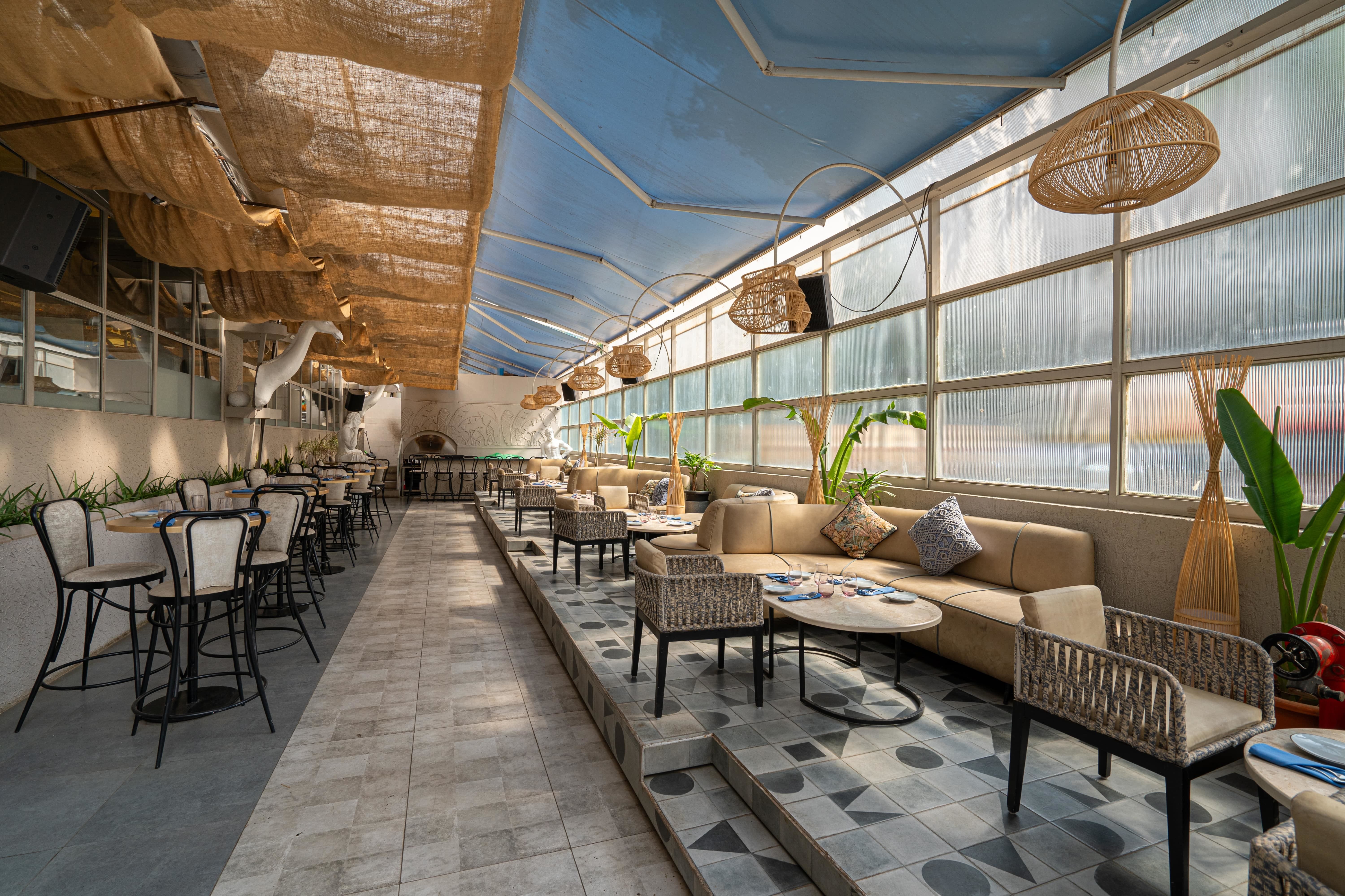 Best Bars and Pubs in Andheri West, Western Suburbs | EazyDiner