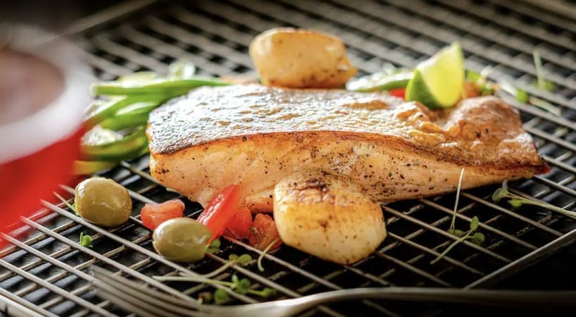 About Colony Clubhouse & Grill, Grand Hyatt Kochi Bolgatty