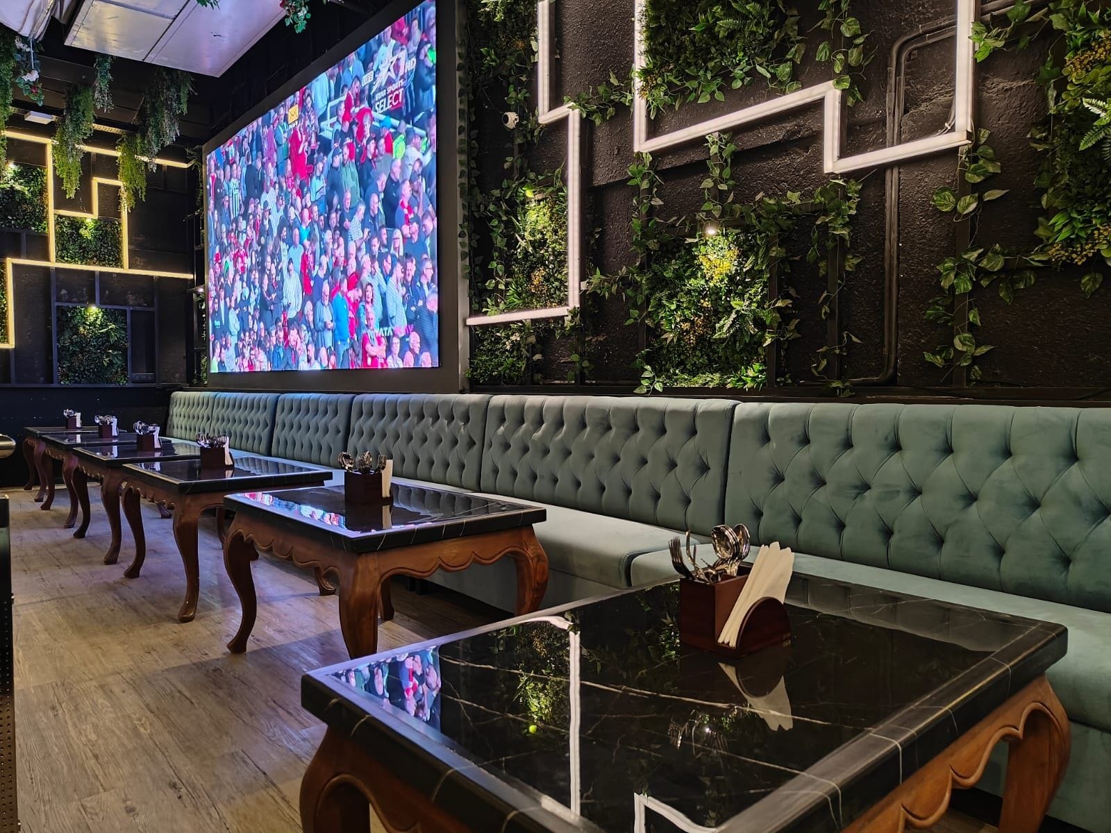 Fingerprint Kitchen & Bar in Malad West, Western Suburbs | Get Upto 50% Off