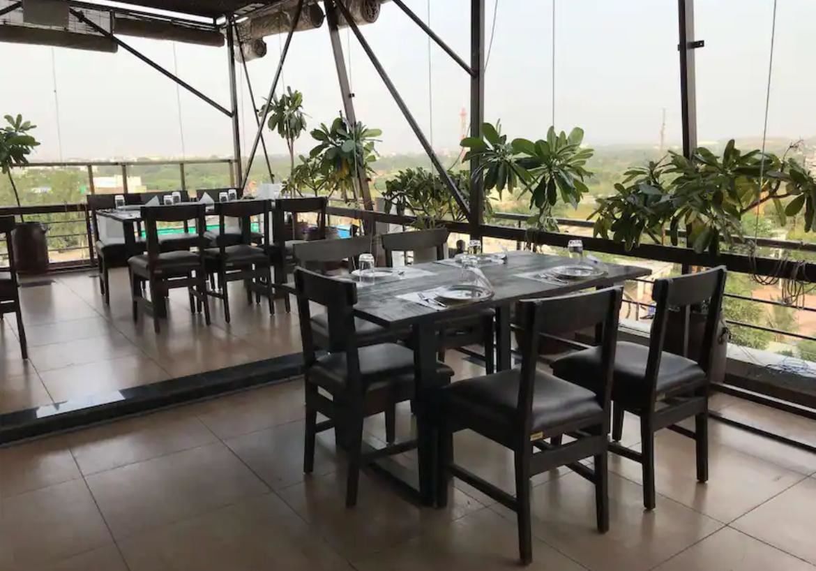 Momentt - Enrise by Sayaji in Enrise by Sayaji,Indore | Get Upto 50% Off