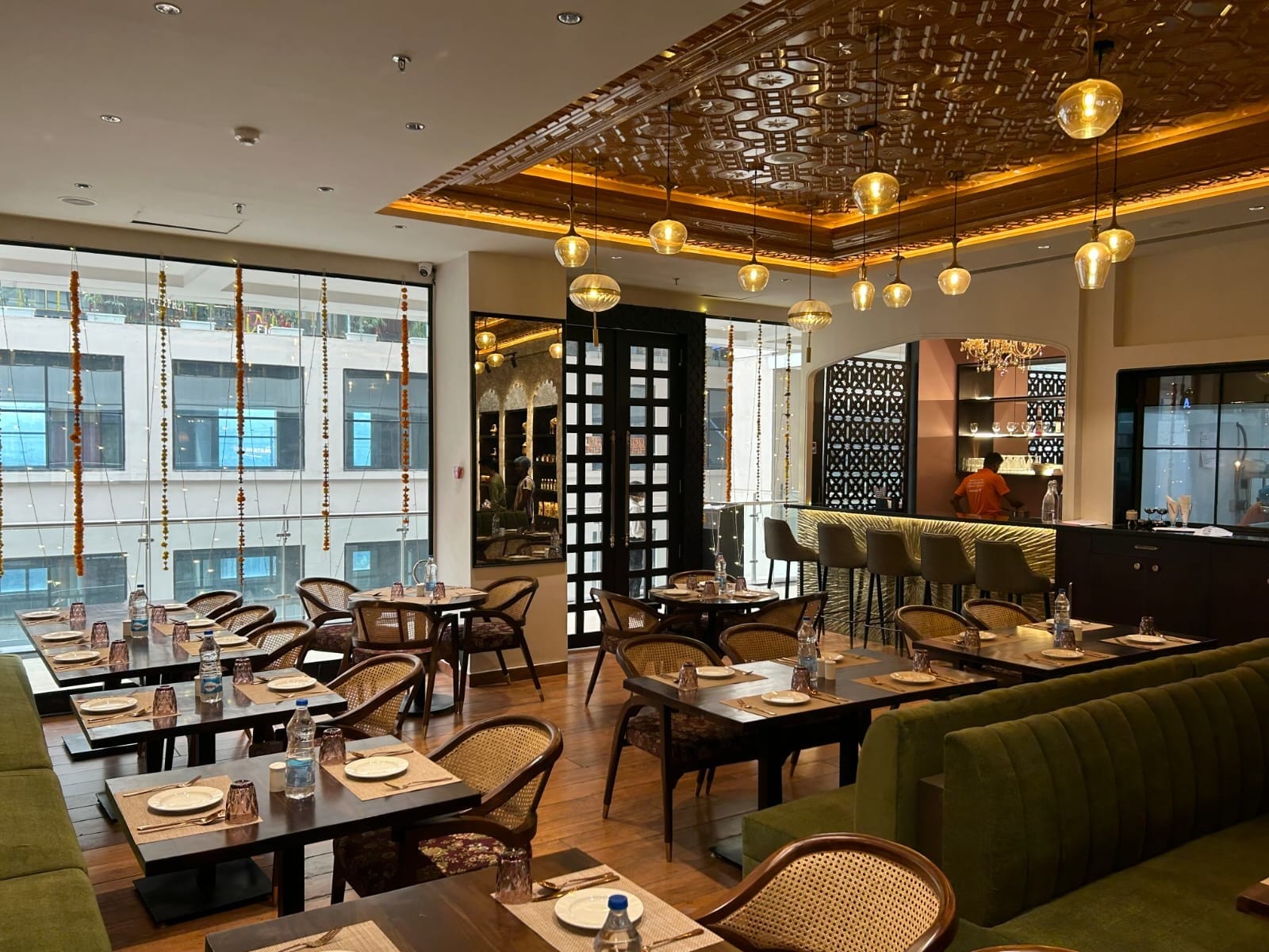 Dutchman Portz in Spectrum Metro Mall, Noida | Get Upto 50% Off