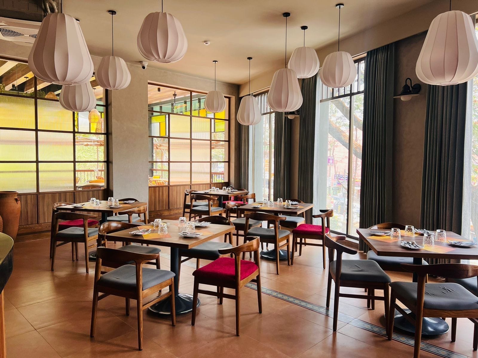Best Bars and Pubs in Whitefield, East Bengaluru | EazyDiner