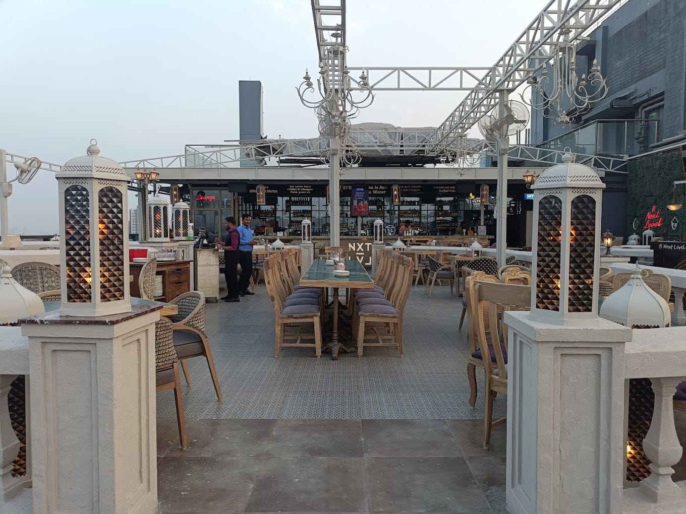 Best Bars and Pubs in Thane Region | EazyDiner