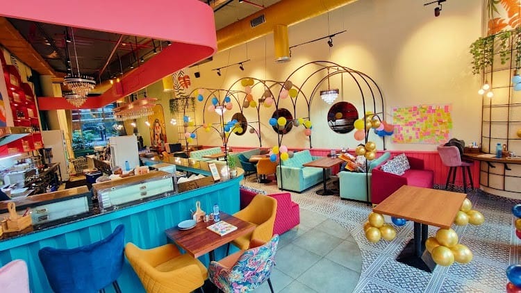 Klinq - Cocktails & Cuisine in Viman Nagar, Pune | Get Upto 50% Off