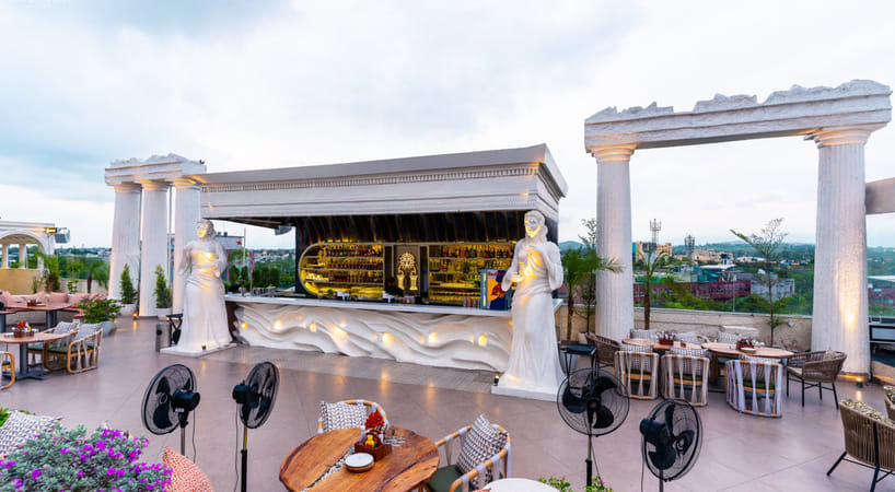 Diroma Estiatorio Bar & Kitchen in Sector 5, Panchkula | Get Upto 50% Off