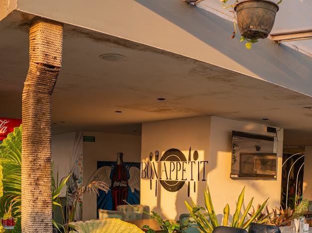 Thai Restaurants in Vesu, Surat | EazyDiner