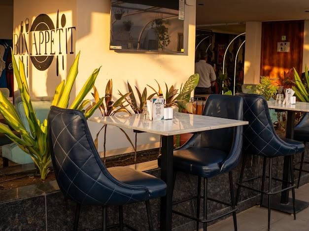 Thai Restaurants in Vesu, Surat | EazyDiner
