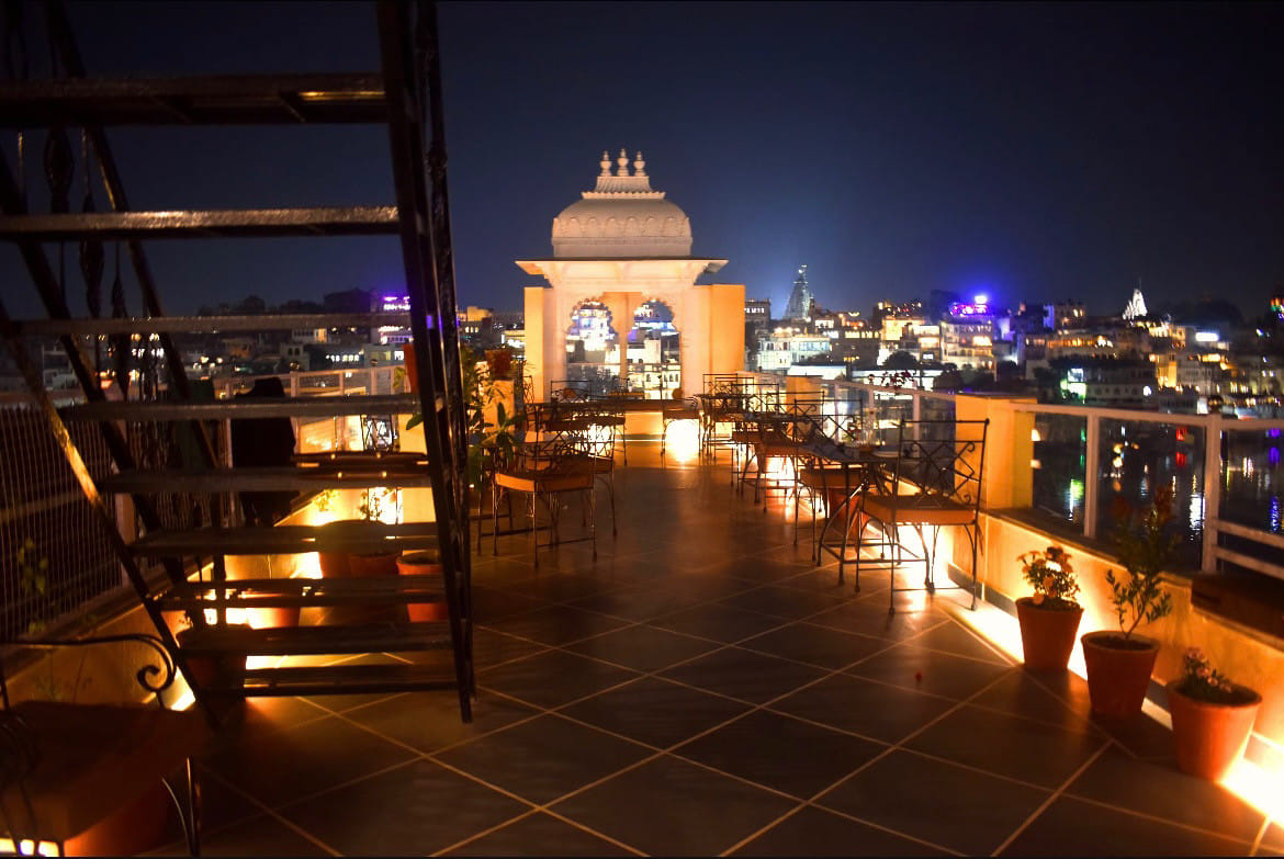 About Bawarchi Restaurant, Old City, Udaipur