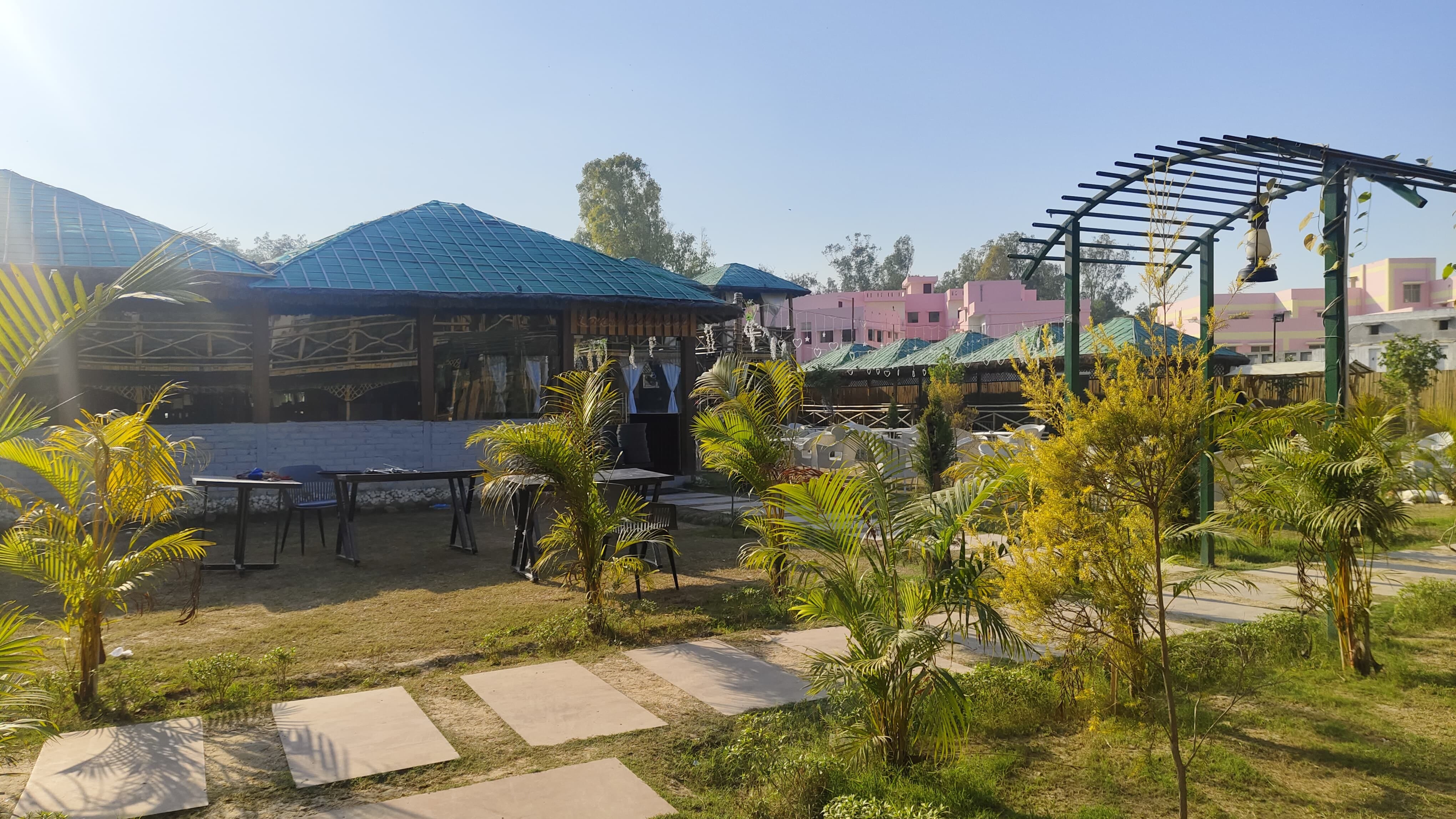 Explore Taapu BYOB and Cafe in Crossing Republik, Ghaziabad