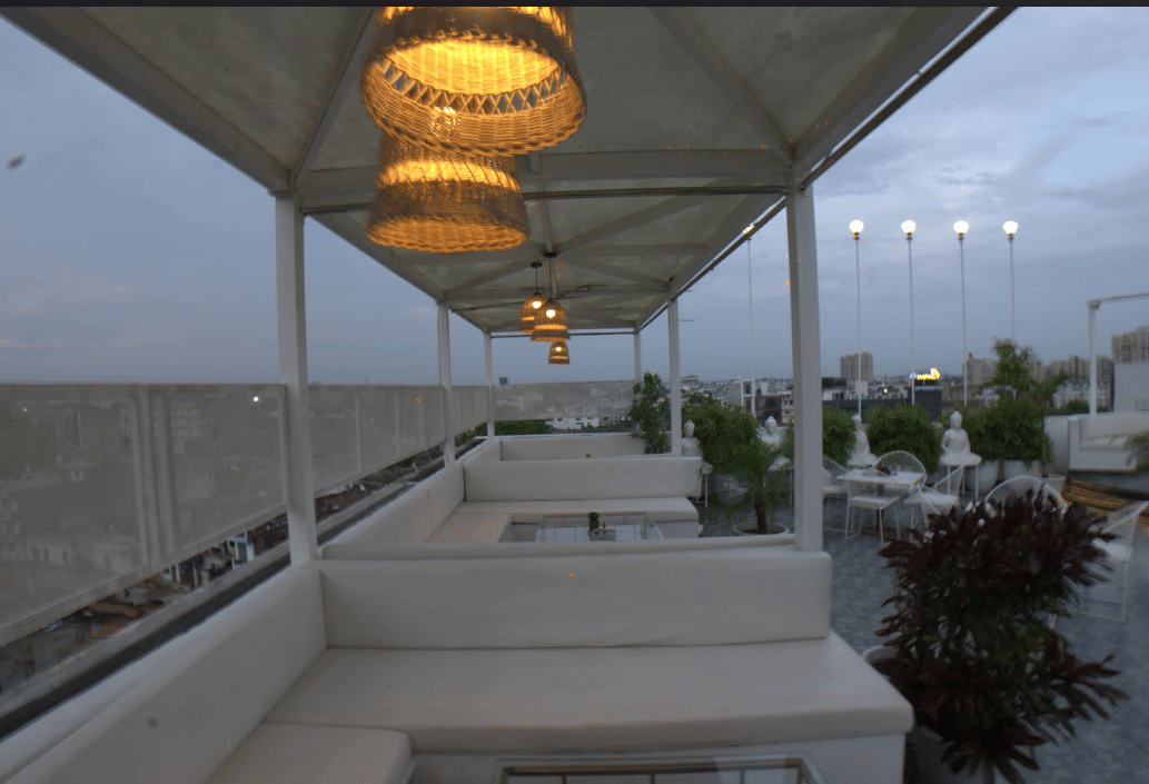 Best Bars and Pubs in Lucknow | Get Up to 50% Off