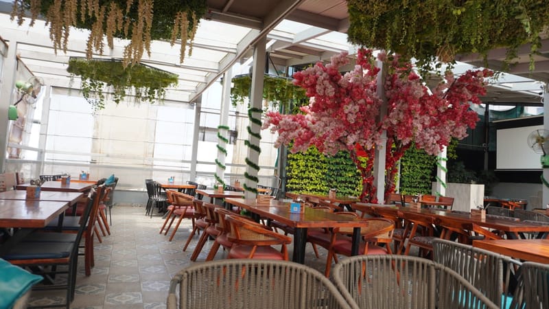 Explore Boozy Dozzy Bar & Kitchen in BTM, South Bengaluru