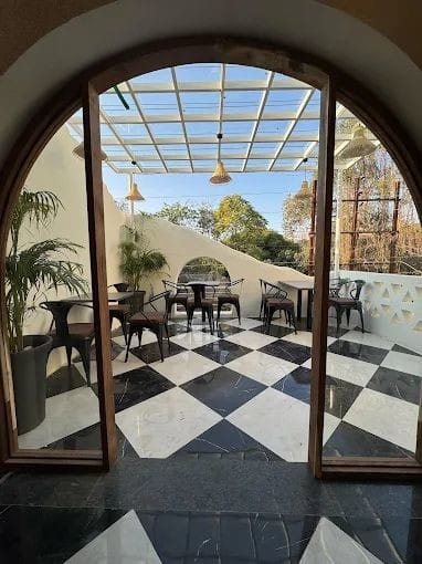 Checkout Best Restaurants in Indore | Get Upto 50% Off