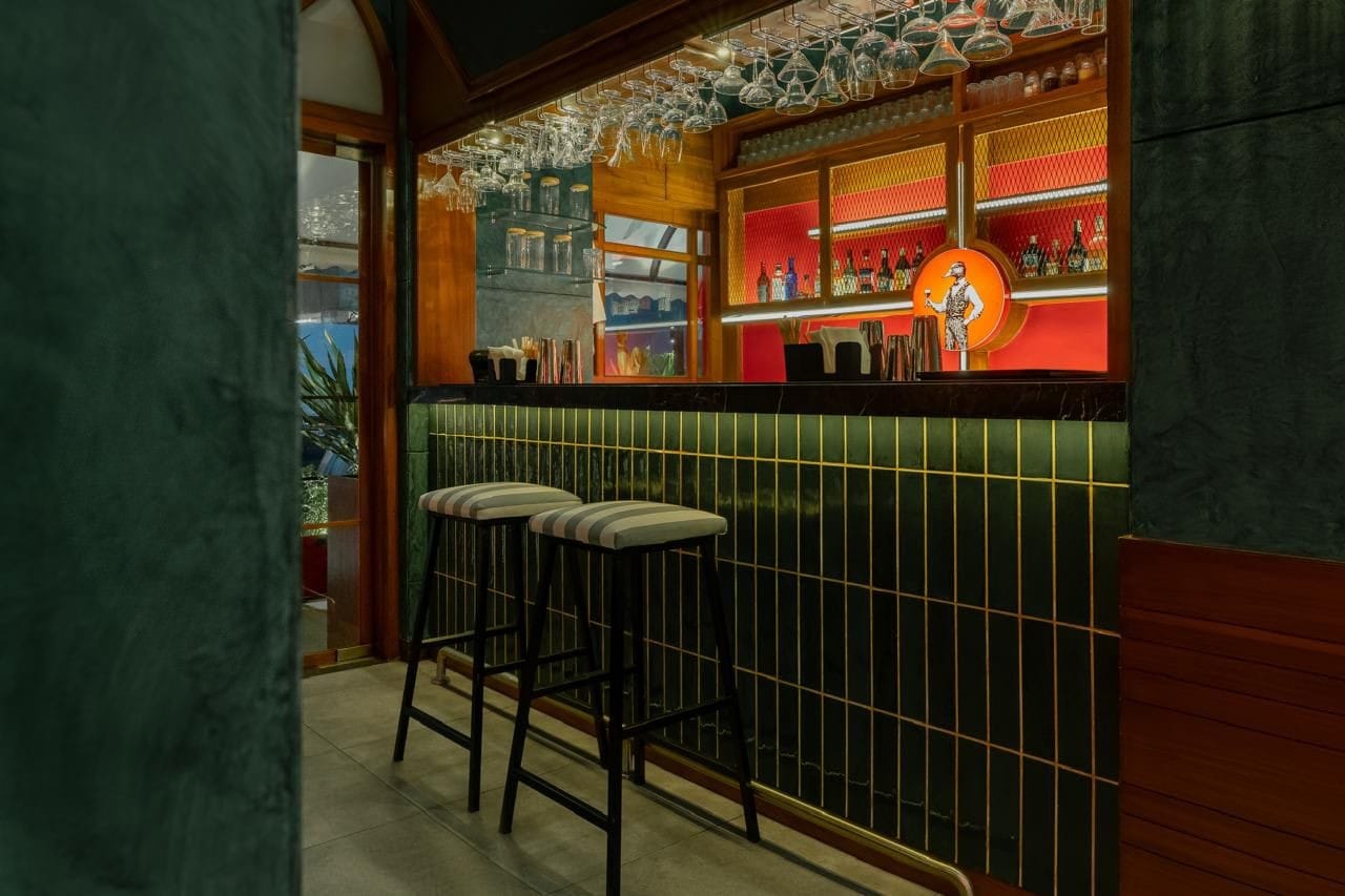 Best Bars and Pubs in Andheri West, Western Suburbs | EazyDiner
