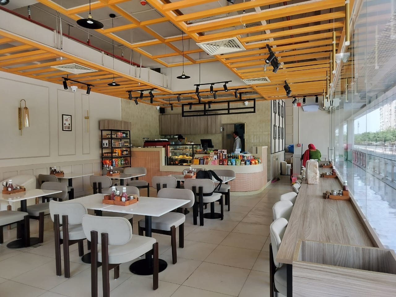 Best Restaurants in Spectrum Metro Mall, Noida | EazyDiner