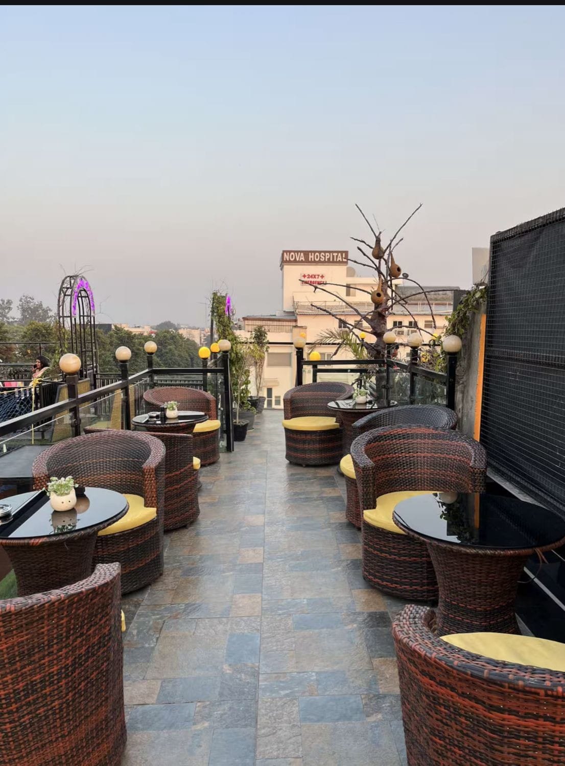 Best Bars and Pubs in Lucknow | Get Up to 50% Off