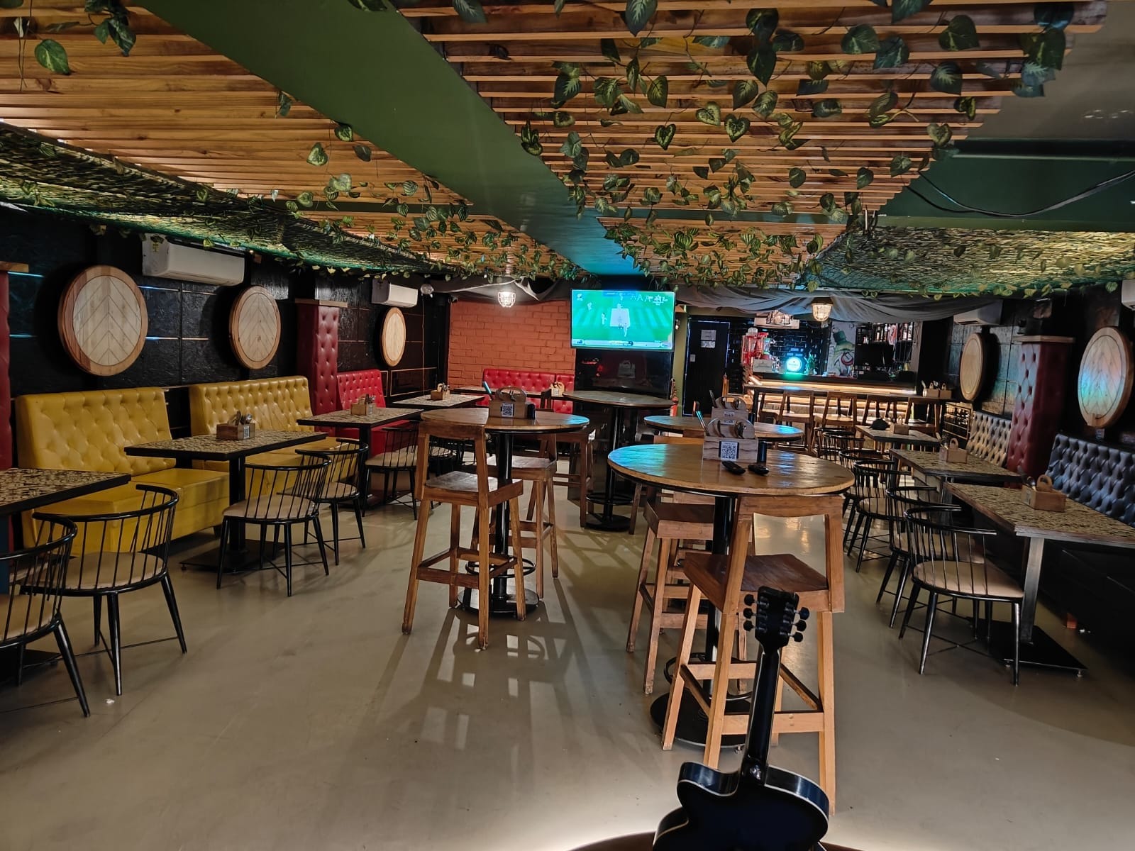 Ten Feet Underground Bar & Eatery in Pashan, Pune | Get Upto 50% Off