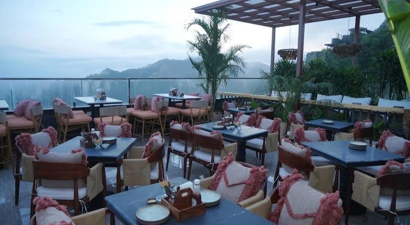 Amplifier - Bar, Restaurant and Lounge in The Mall Road, Mussoorie ...