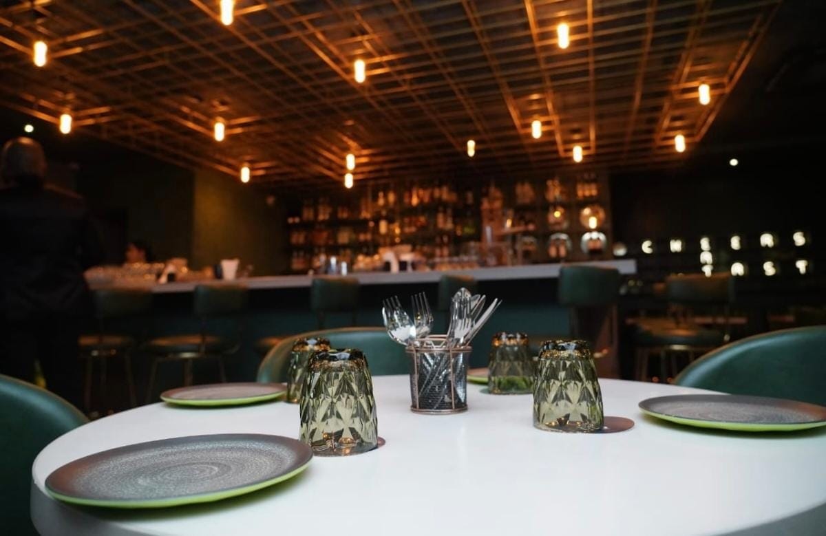 Valet Parking Restaurants in Blu Iris (Hot Plate), Chennai | EazyDiner